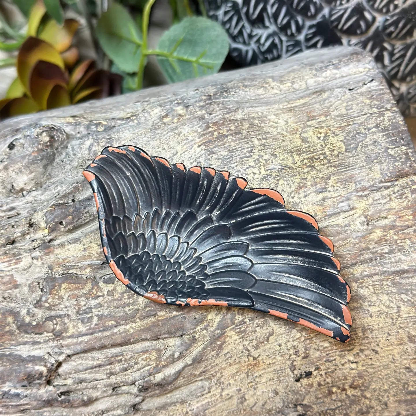 Iron Wing Tray in Rustic Black – VagabondVintage